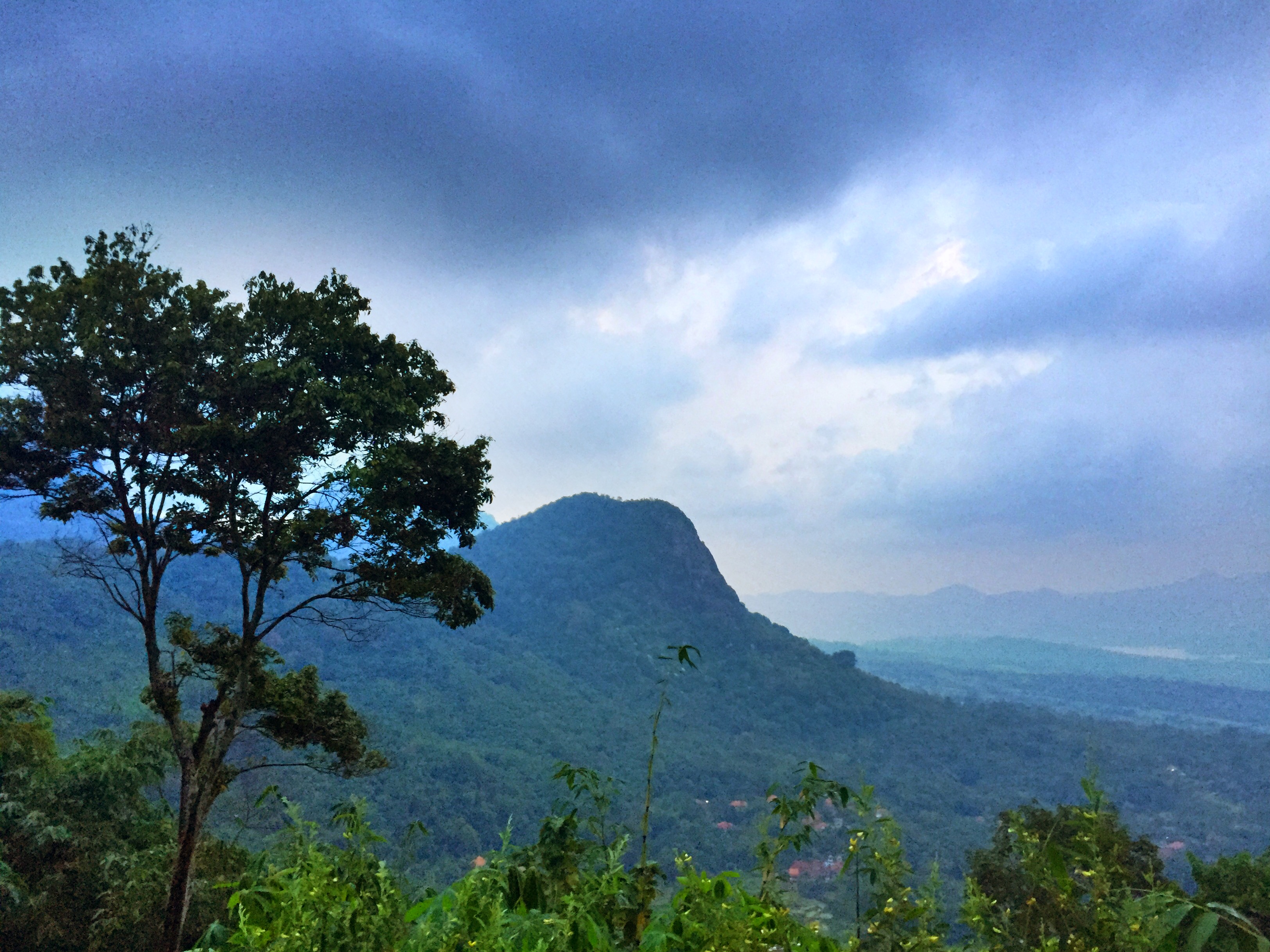 Pendakian ke Gunung Lembu di Purwakarta – Untold Contemplation